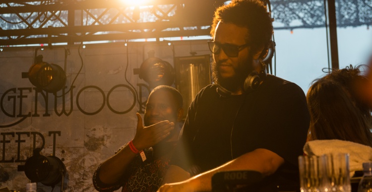 Concert JOY - The Opening in Bronze Beach, Bloemendaal op 9 april 2022