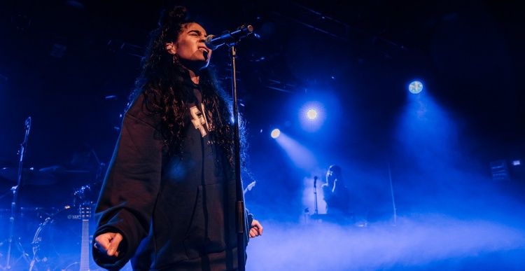 Concert Jessie Reyez - Paid In Memories Tour in Paradiso, Amsterdam op ...