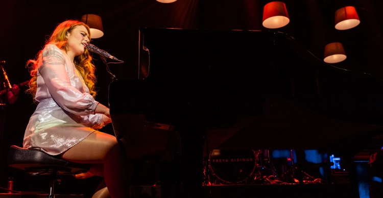 Concert Freya Ridings in Melkweg, Amsterdam op 31 januari 2020