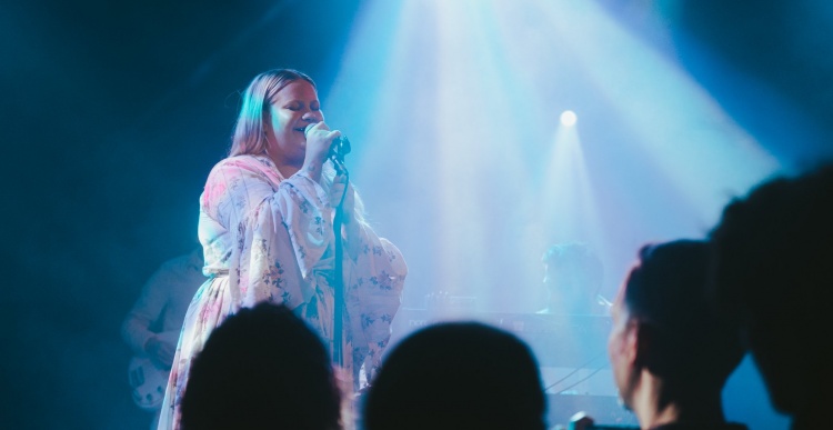 Concert Sarah Klang in Luxor Live, Arnhem op 1 december 2019