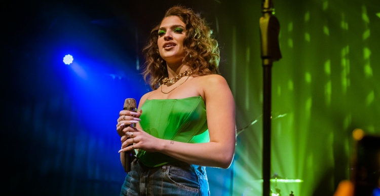 Concert Mae Muller in Melkweg, Amsterdam op 18 februari 2020