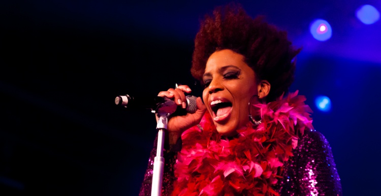 Concert Macy Gray – On How Life Is 25th Anniversary Tour in Paradiso ...