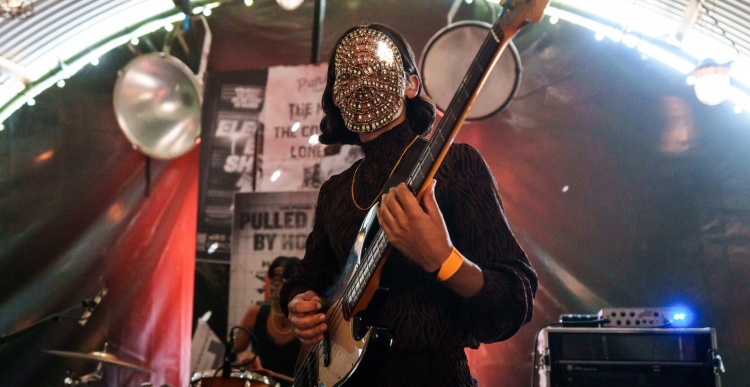 Concert Glass Beams in Tolhuistuin, Amsterdam op 1 april 2024