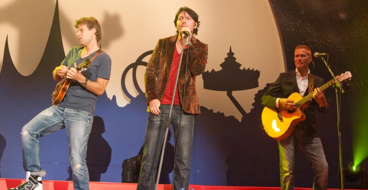 3JS artiest informatie op Festivalinfo