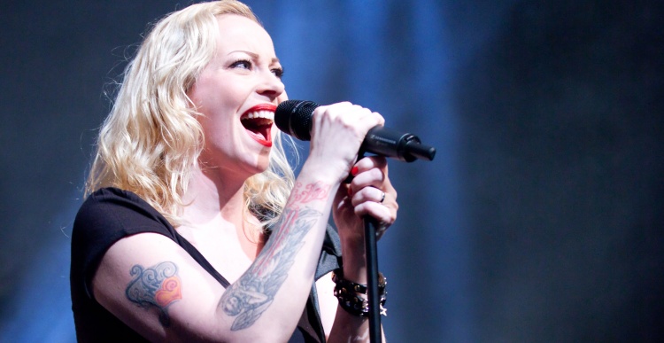 Anneke van Giersbergen - 013, Tilburg - 15-02-2014 - informatie op ...