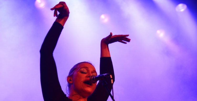 Einsteinbarbie artiest informatie op Podiuminfo