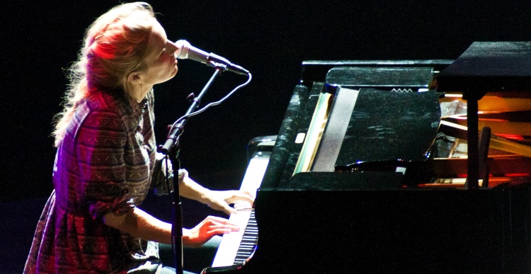 Concert Agnes Obel in Openluchttheater Caprera, Bloemendaal op 26 ...