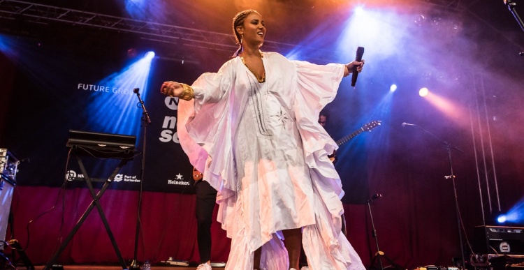 Concert Mayra Andrade in TivoliVredenburg, Utrecht op 16 juni 2025