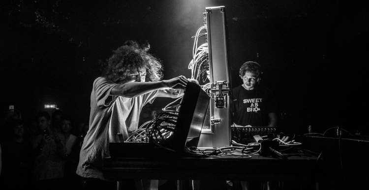 Concert De Fusie Ft. Colin Benders + Amoral in Luxor Live, Arnhem op 28 ...