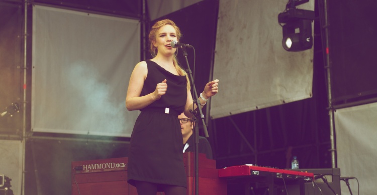 Laura Vane & The Vipertones artiest informatie op Festivalinfo