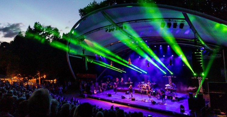 Concert Pink Project in Theater Het Kruispunt, Barendrecht op 25 ...