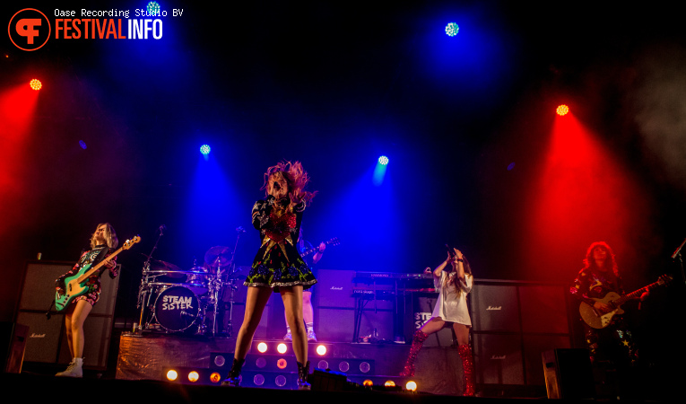 Foto Steam Sister op Huntenpop 2025 op Festivalinfo. Foto 12 van 66.