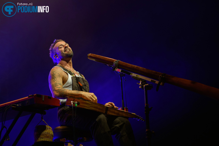 Foto Xavier Rudd in AFAS Live op 30 oktober 2025 op Podiuminfo. Foto 8 ...