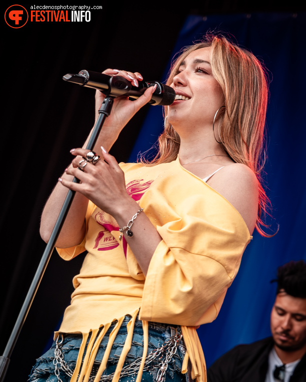 Foto Danique op Bevrijdingsfestival Utrecht 2026 op Festivalinfo. Foto ...