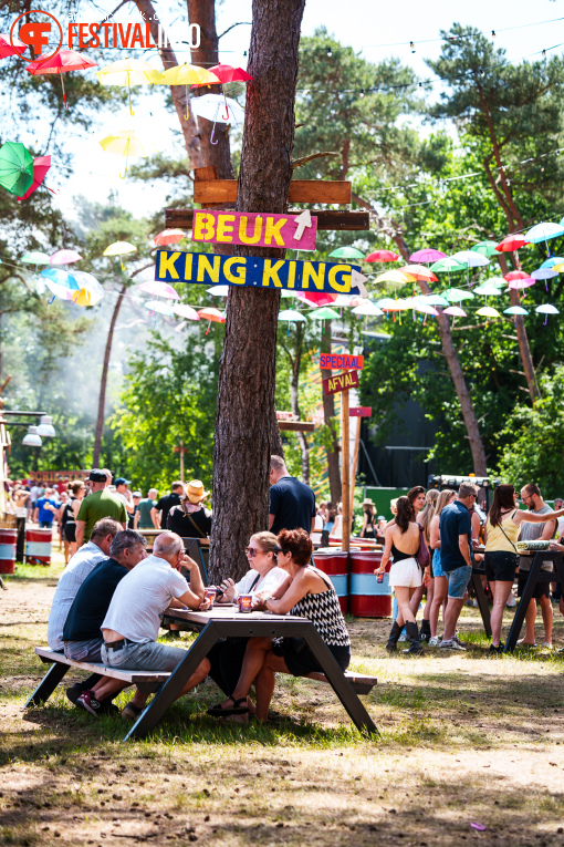 Foto The Wombats op Dauwpop 2026 - Zaterdag op Festivalinfo. Foto 93 ...