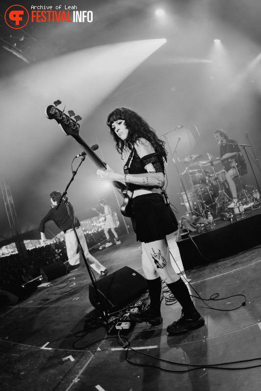 Foto Etta Marcus op Best Kept Secret 2026 - Zaterdag op Festivalinfo ...