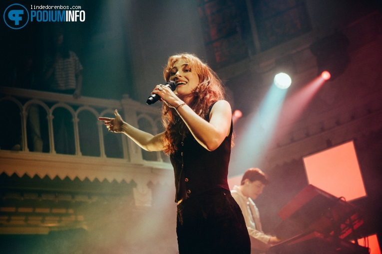 Foto Froukje in Paradiso op 18 maart 2022 op Podiuminfo. Foto 5 van 12.