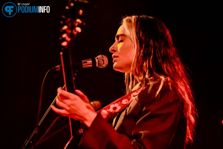 Foto néomí in Paradiso op 7 mei 2023 op Podiuminfo. Foto 11 van 12.