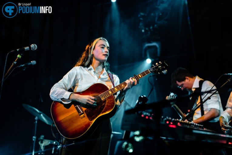 Foto néomí in Paradiso op 7 mei 2023 op Podiuminfo. Foto 11 van 12.