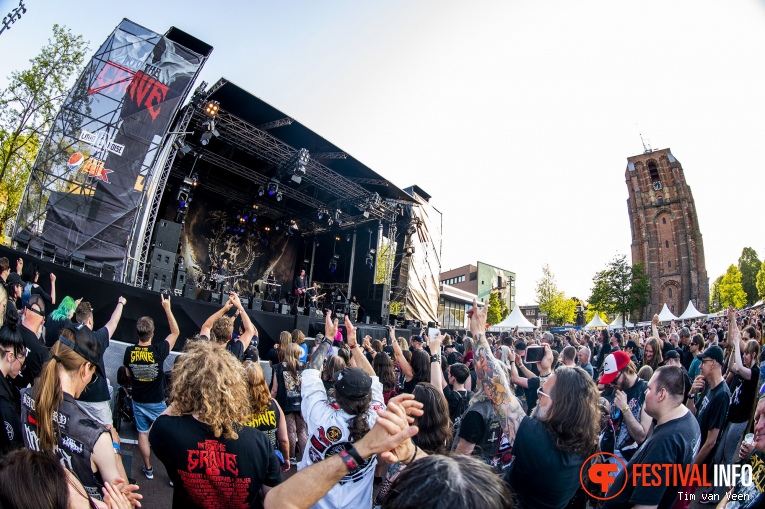 Foto Famyne op Into The Grave 2023 - dag 1 op Festivalinfo. Foto 1 van 46.