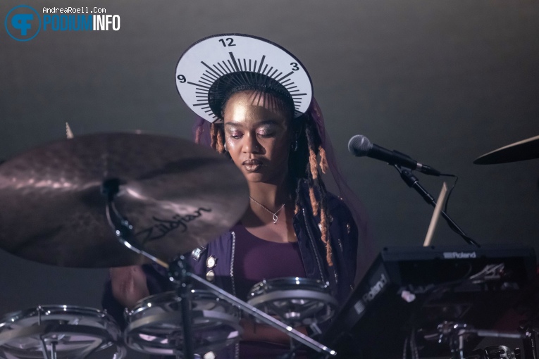 Foto Fever Ray in Gashouder op 27 februari 2024 op Podiuminfo