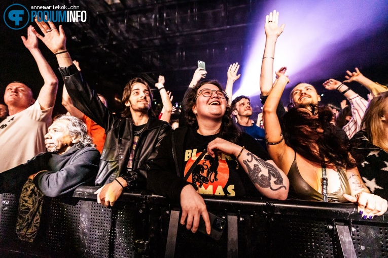 Foto Black Pumas in AFAS Live op 17 maart 2024 op Podiuminfo. Foto 3 ...