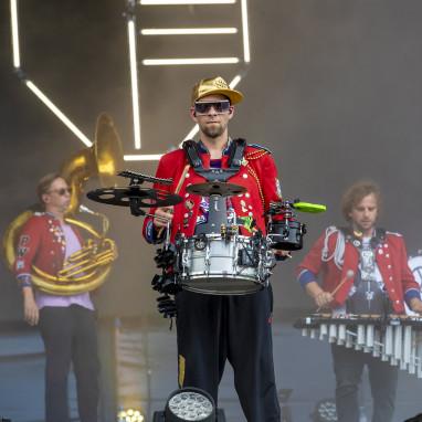 DGTL kondigt shows van Confidence Man en Meute aan voor ADE 2025 ...