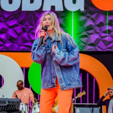 Hannah Mae start in voorjaar 2025 met 'Rode Draad Tour' | Nieuws op ...