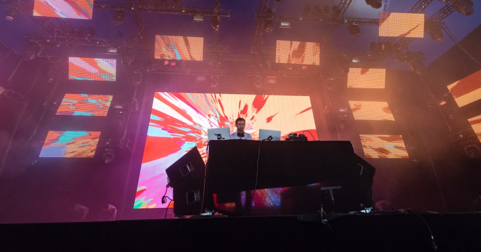 Max Cooper in november met een immersieve 3D A/V liveshow in 013 ...