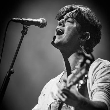 Portugese singer-songwriter Pedro Santos naar Paradiso en Kavka ...