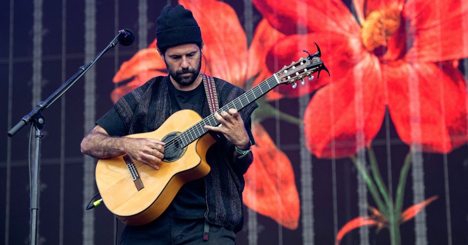 Nick Mulvey viert 10 jaar 'First Mind' album met tour langs Paradiso en ...