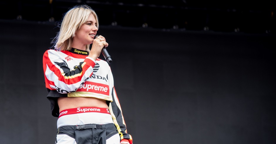 Zangeres Maan voegt Belgische shows toe aan tour | Nieuws op Podiuminfo