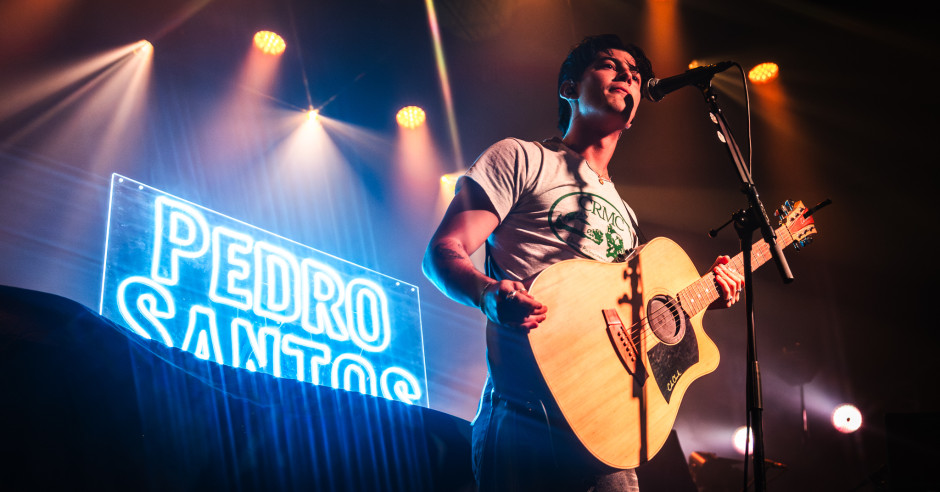 Portugese singer-songwriter Pedro Santos naar Paradiso en Kavka ...