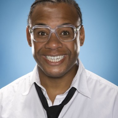 Extra comedy op Lowlands: OneLiners met Howard Komproe en Cyril ...