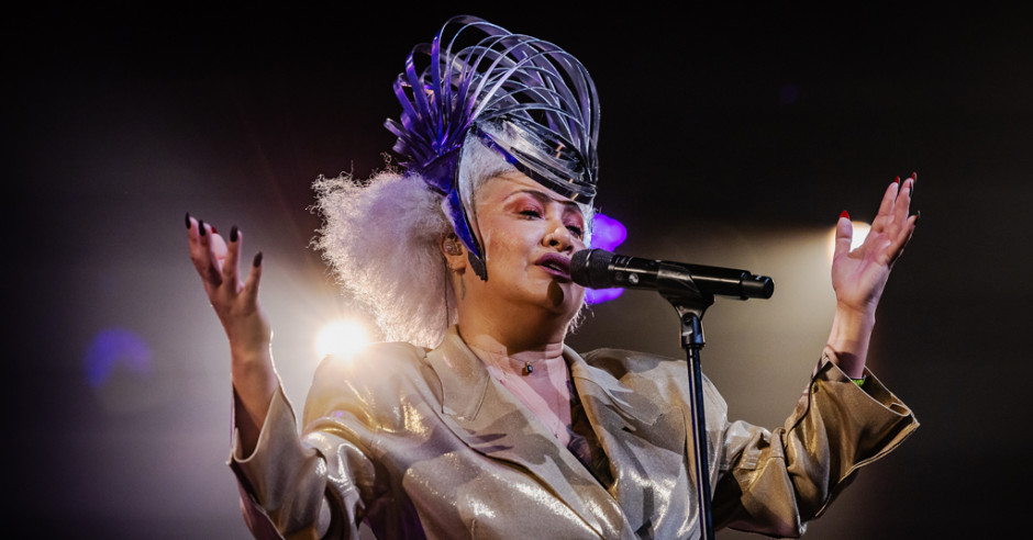 Lady Blackbird voor drie concerten en een festival show naar Nederland ...