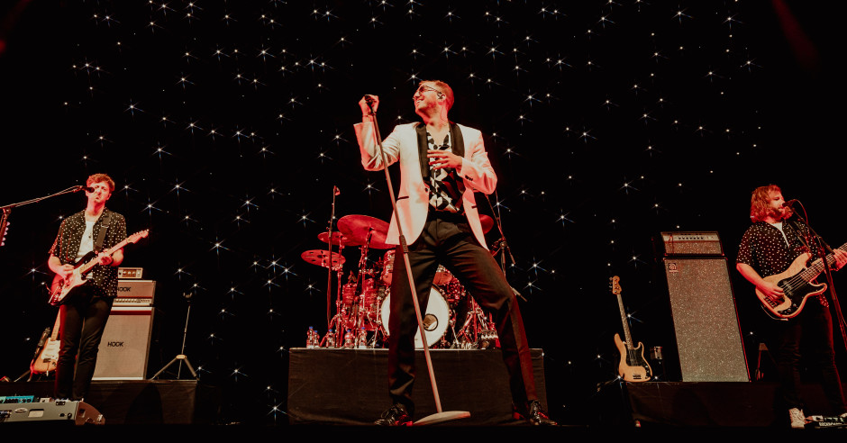 Bee Gees-tribute Maincourse geeft optreden in Ahoy Rotterdam | Nieuws ...