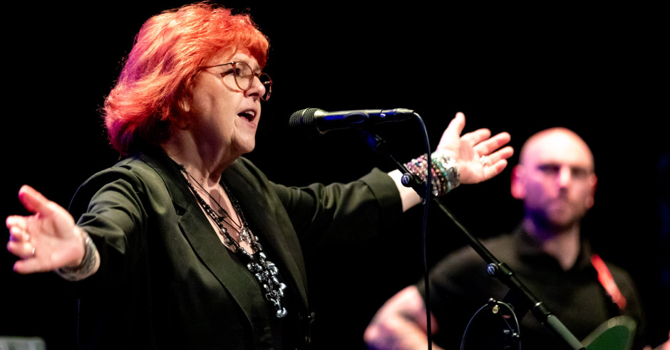 Maggie Reilly - 04/10 - Q-Factory - concert review / fotoverslag op ...