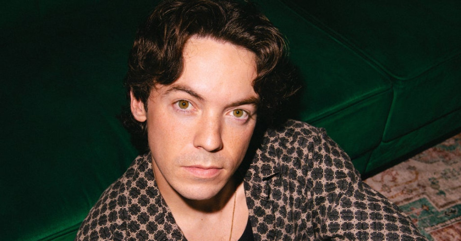 Rapper Connor Price maakt zijn debuut in Europa met 'Spin the Globe ...