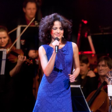 Zangeres Kris Berry met nieuwe plaat op zak op tour door het land ...