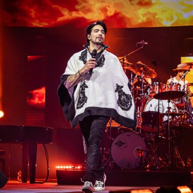 Waylon geeft 23 'Wicked Anniversary tour' concerten door heel Nederland ...