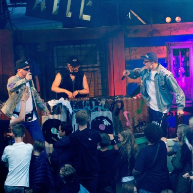 Zwarte Cross komt met meer dan 40 nieuwe namen met o.a. Russian Village ...