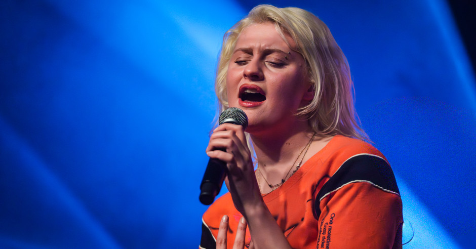 Nederlandse singer songwriter Noor met clubshow vijfmaal te zien in ...