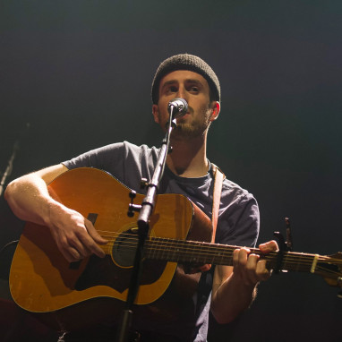 Singer-songwriter Luca Fogale voor vijftal shows naar Nederland ...