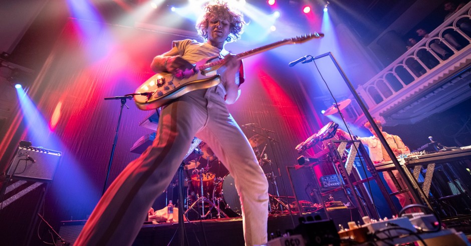 Dranouter voegt Flip Kowlier, Compact Disk Dummies, Willem Vermandere ...