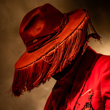 Anonieme singer-songwriter Red Leather brengt zijn 'TAHOE WORLD TOUR ...