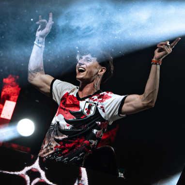 Rotterdam Rave kondigt 2026 editie aan en eerste namen met o.a DYEN ...